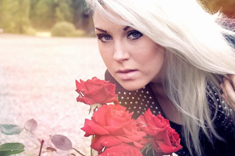 LINNÉA VIKSTRÖM PRESENTA UNA NUEVA BANDA – Search & Destroy